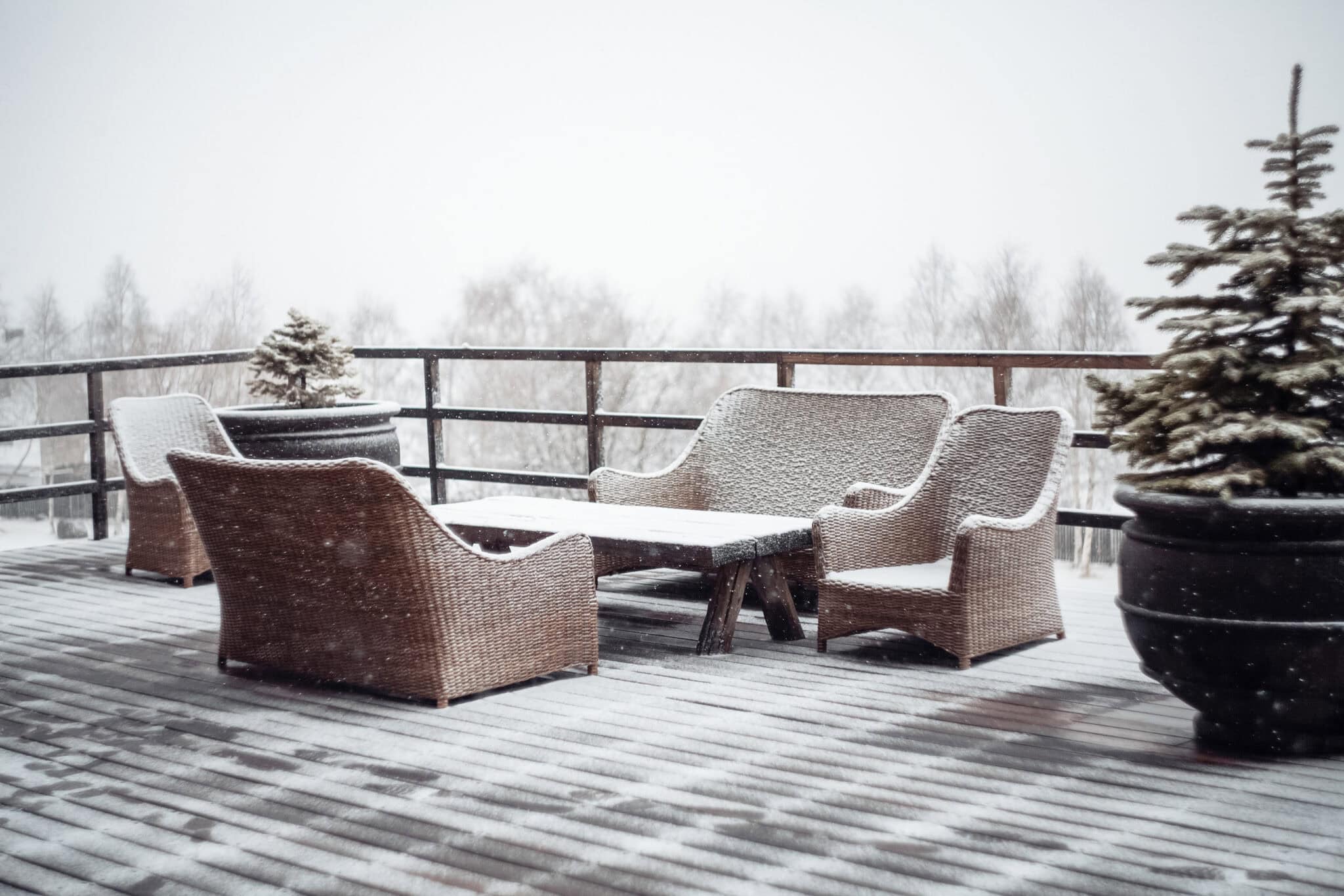 Winter Tips for Snow on Composite Decks